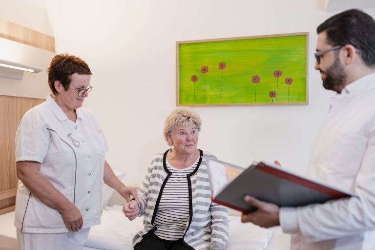 Reha nach Herzklappen-OP: Behandlung, Ziele & Kostenträger